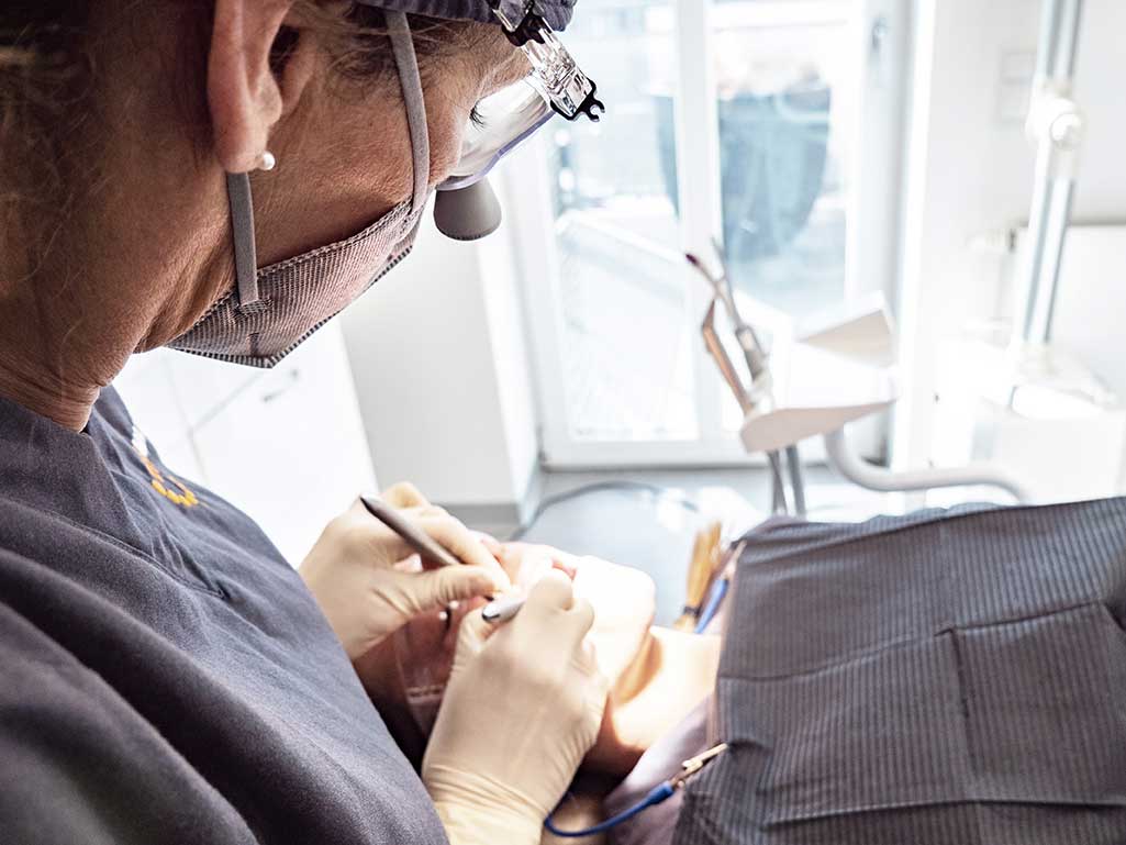 Parodontitis-Behandlung – Zahnarztpraxis Dr. Kußmaul in Kandel. Hier entsteht Ihr Lächeln!